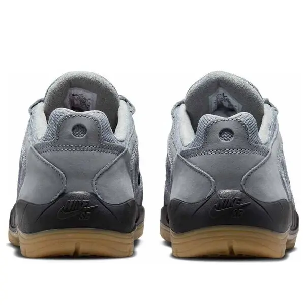 Nike Vertebrae Iso Sneakers