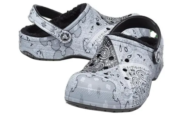 CROCS Classic Clogs With Bandana Print - Grey