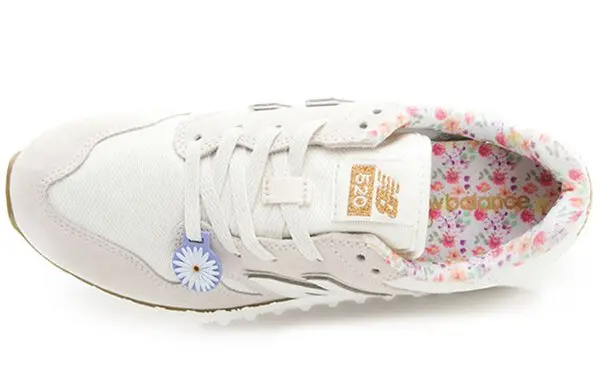 NEW BALANCE 520 Sneakers - White