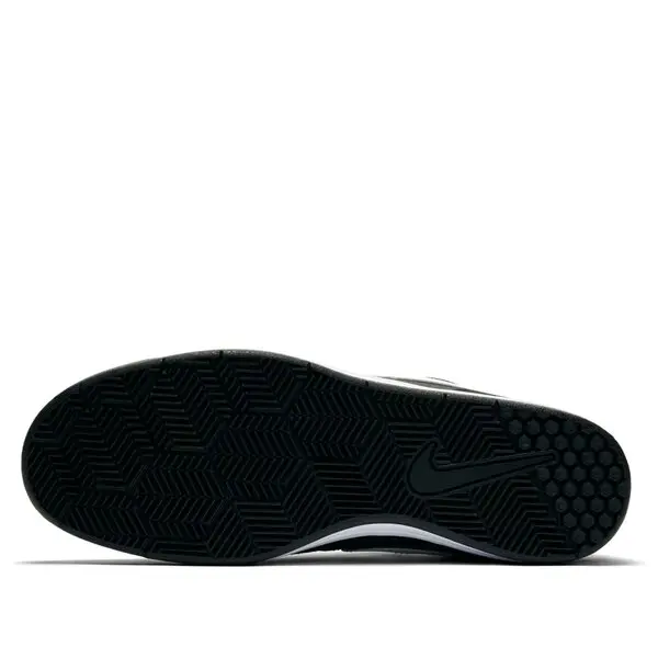Nike Fokus Skate Sneakers