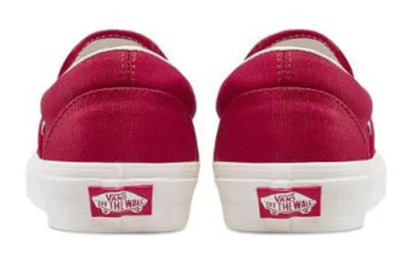 VANS Classic Slip-on 138 Sneakers