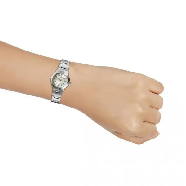 Casio Quartz Analog Watch With Water Resistance - White
