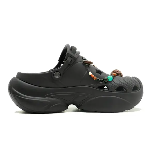 KAALIXTO Embellished Clogs