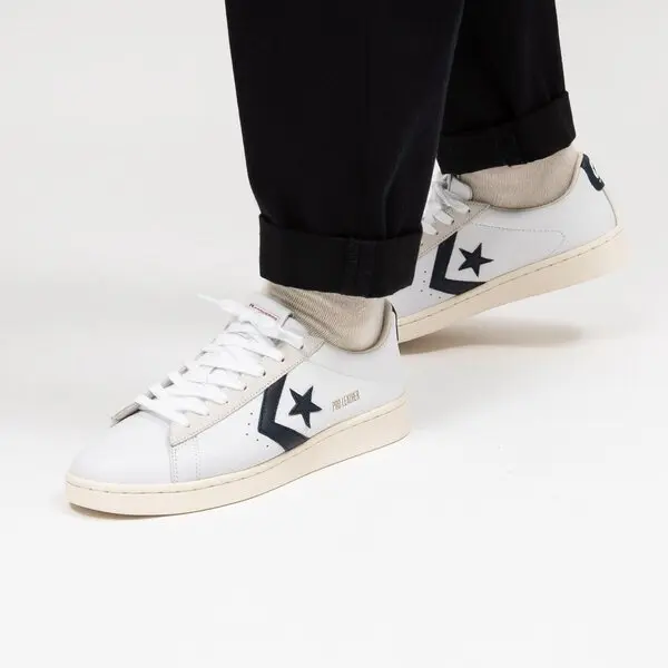CONVERSE Pro Leather Low Top Sneakers