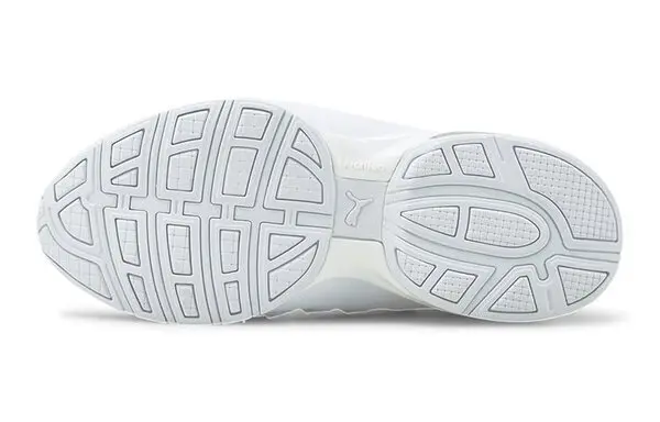PUMA Axelion M Perf Metallic Low Top Sneakers