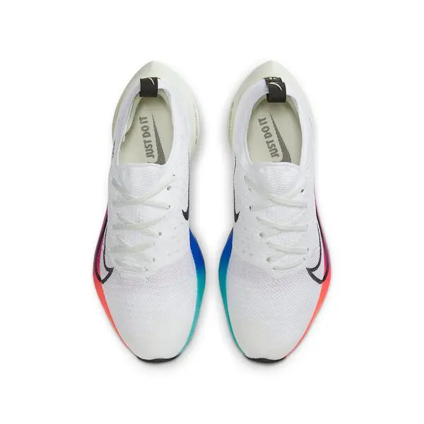 Nike Zoom Turbo Flyknit Low Top Sneakers