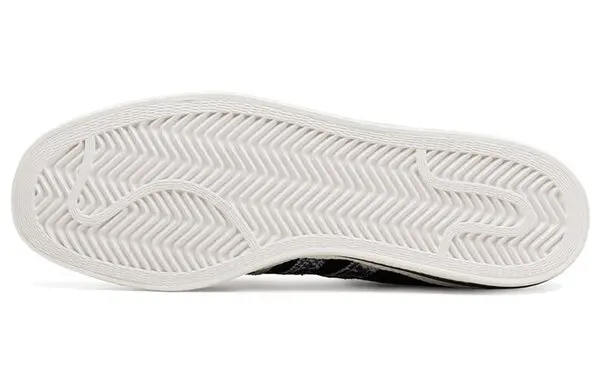 Adidas X Invincible X Neighborhood Campus '15th Anniversary' Sneakers - Black/snake Grey