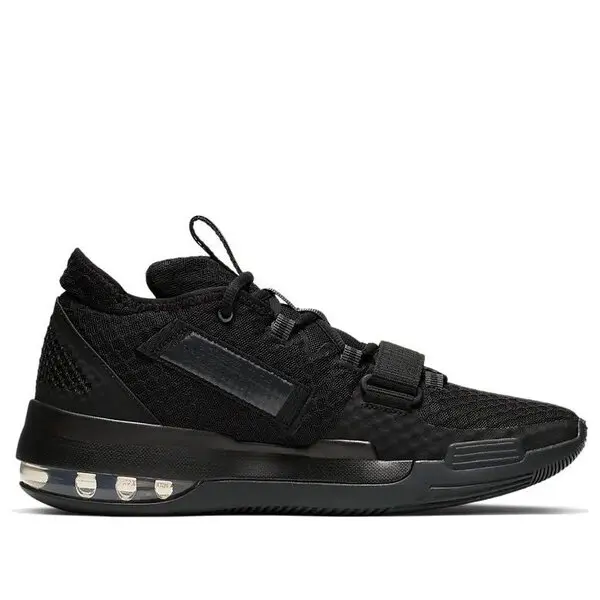 Nike Force Max Low Sneakers
