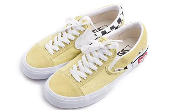 VANS Slip-on Cap Sneakers