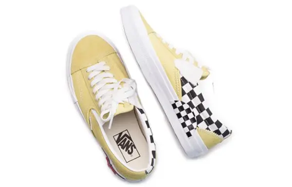VANS Slip-on Cap Sneakers