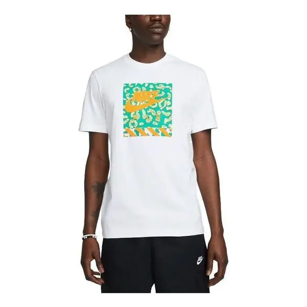 Nike Graphic T-shirt - White