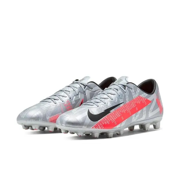 Nike Mercurial Vapor 13 Pro Hg Athletic Sneakers