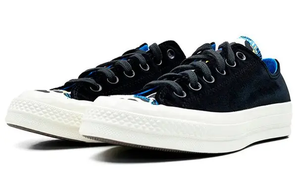 CONVERSE Chuck Taylor All Star Canvas Low Top Sneakers - Black/white