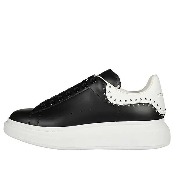 Alexander McQueen Oversized Sneaker With Stud Embellishments - Black/white