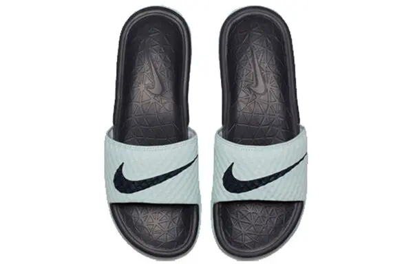 Nike Benassi Solarsoft Slides