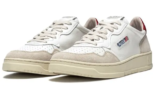 AUTRY Medalist Low Top Sneakers - White/red/suede