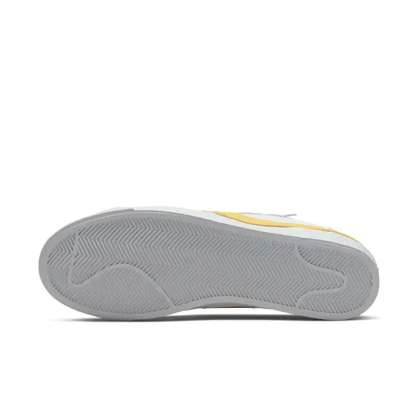 Nike Blazer Low Jumbo Sneakers - White/yellow
