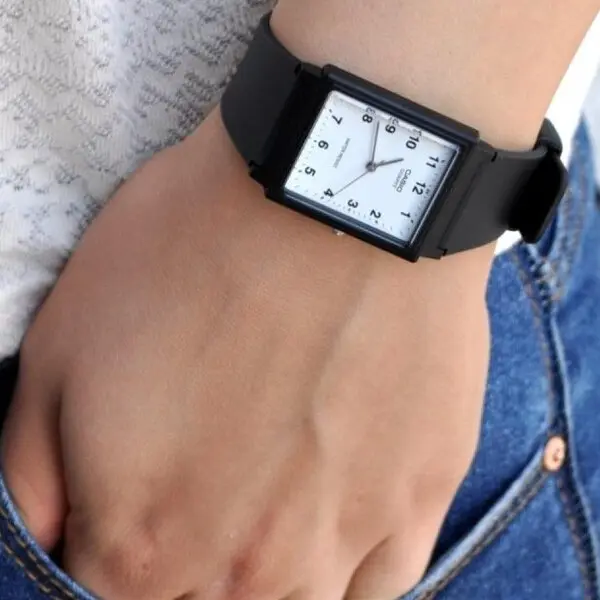 Casio Quartz Analog Watch With Black Strap