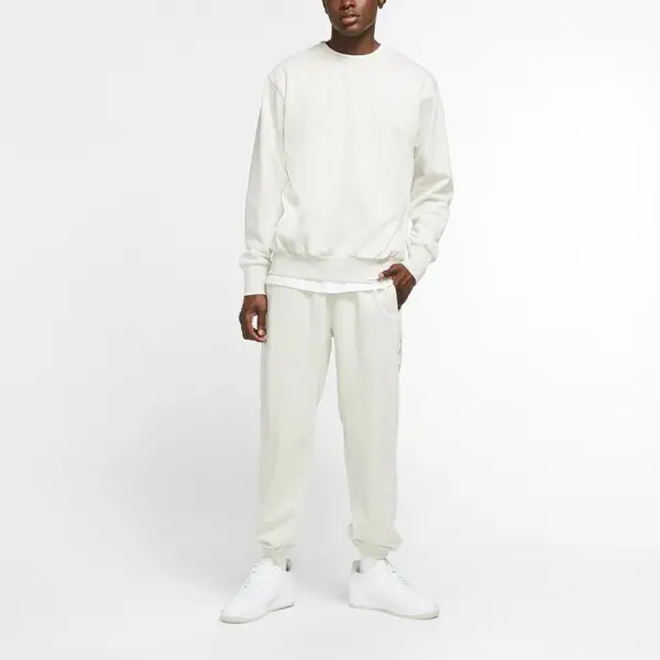Nike Standard Issue Basketball Round Neck Pullover