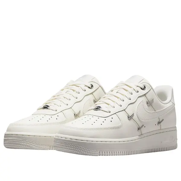 Nike Force 1 '07 Lv8 Sneakers