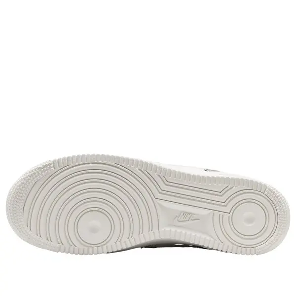 Nike Force 1 '07 Lv8 Sneakers