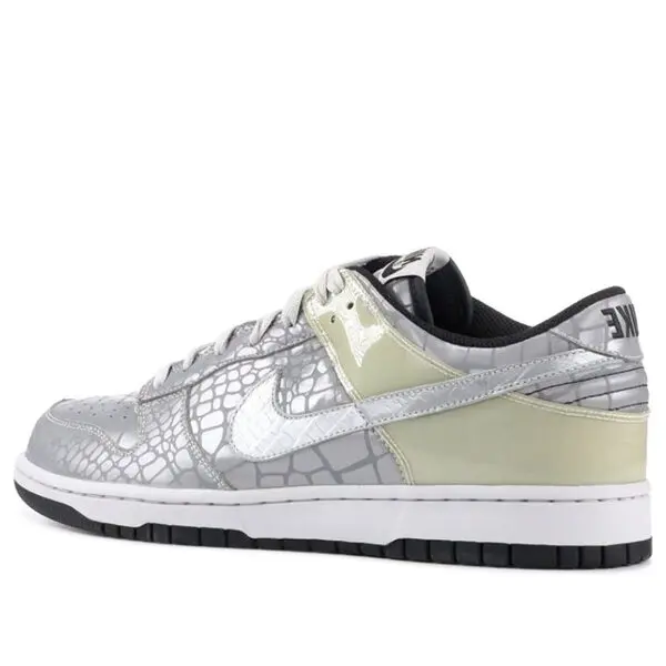 Nike Dunk Low Sneakers - Golden Silver