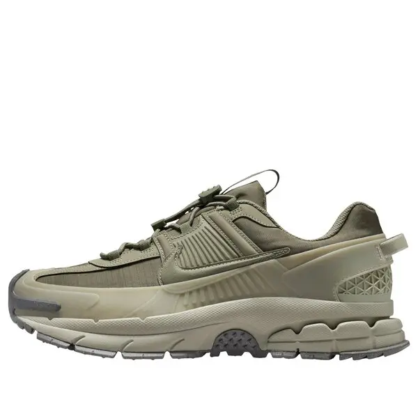 Nike Zoom Vomero 5 Roam Sneakers - Silver/sage
