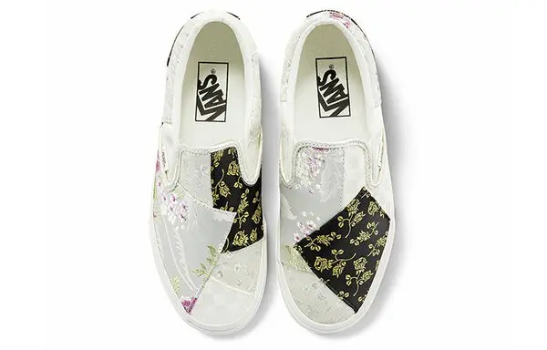 VANS Classic Slip-on Patchwork Sneakers - Black/white