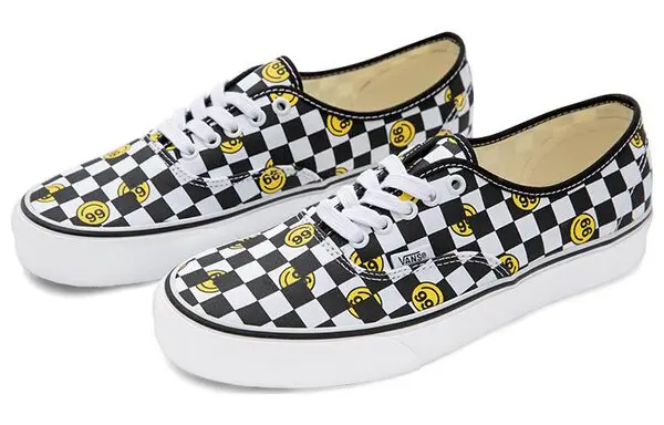 VANS Wallpaper Authentic Smiley Low Top Sneakers - Black/white