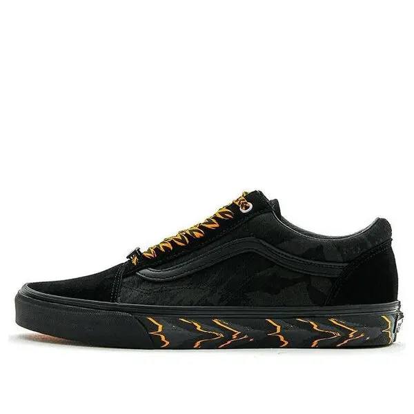 VANS Huatunan X Old Skool Low-top Sneakers - Black