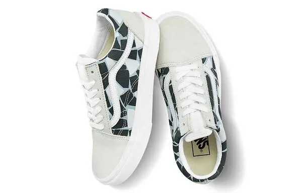 VANS Old Skool Low Top Sneakers - White/black