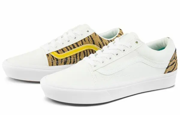 VANS Comfycush Old Skool "le Tigre" Sneakers