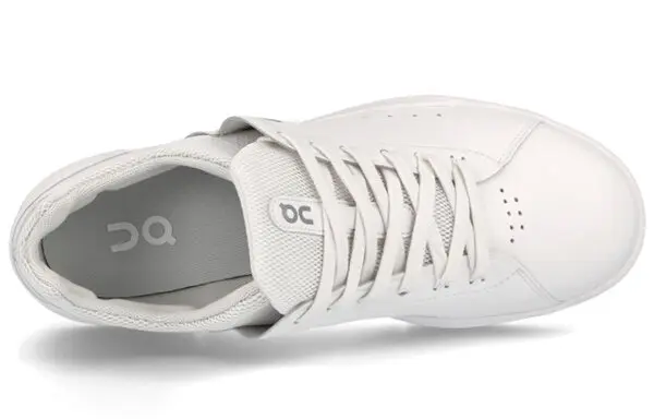 On The Roger Advantage X Federer Low Top Sneakers
