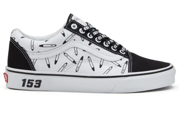 VANS Old Skool Low Top Sneakers