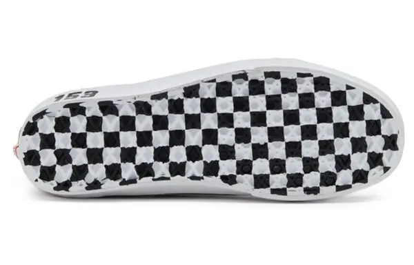 VANS Old Skool Low Top Sneakers