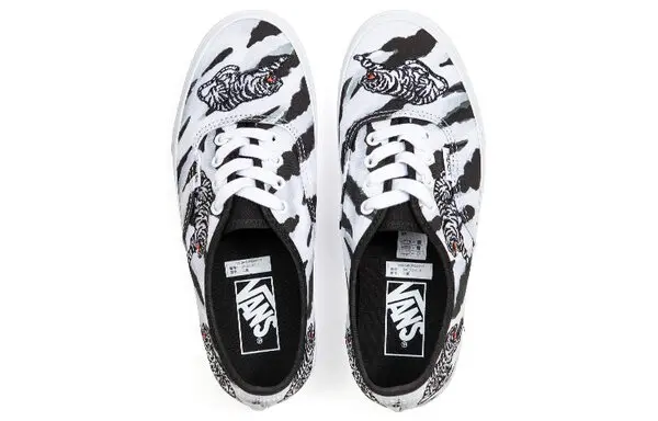 VANS Authentic Low-top Sneakers - Black/white