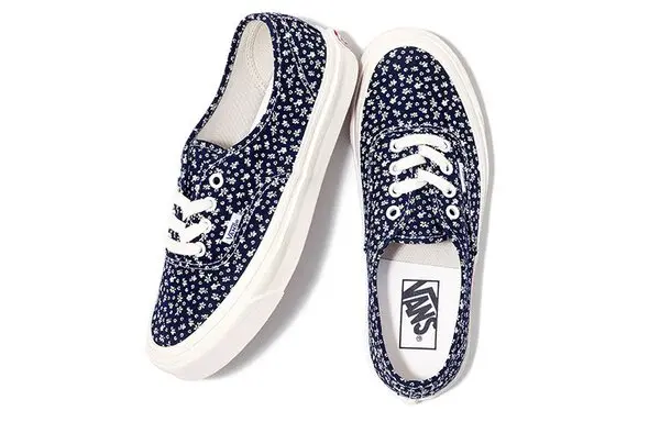 VANS Style 44 Low Top Sneakers - Blue/white