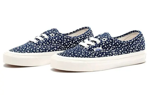 VANS Style 44 Low Top Sneakers - Blue/white
