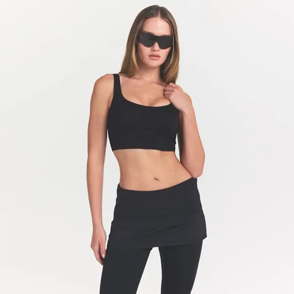 SKIMS Longline Corset Bra | Black | | Nike Matte - Obsidian