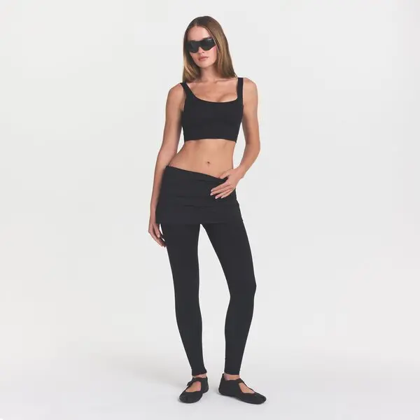 SKIMS Longline Corset Bra | Black | | Nike Matte - Obsidian