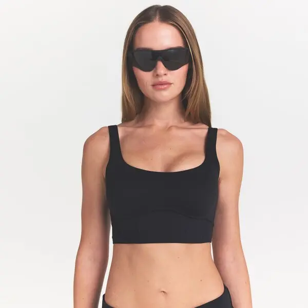SKIMS Longline Corset Bra | Black | | Nike Matte - Obsidian