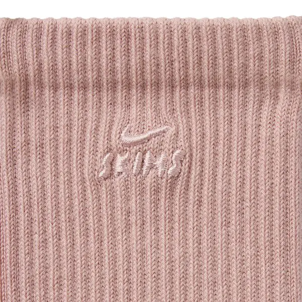 SKIMS Pilates Grip Crew Socks