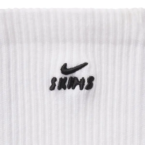 SKIMS Nike Dri-fit™ Pilates Grip Crew Socks