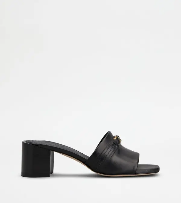 TOD'S Leather Sandals With T Timeless Accessory - Black