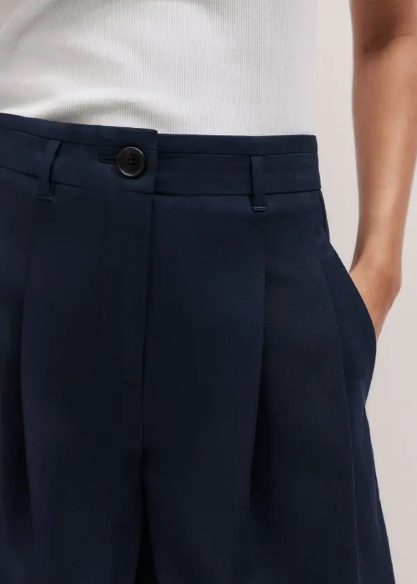 ME+EM Tailored Pleated Shorts