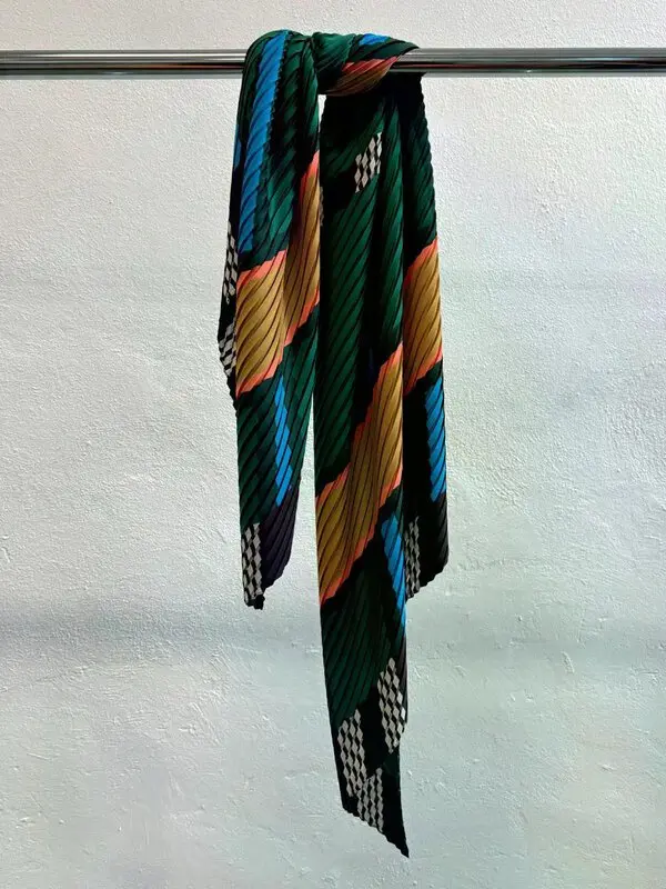 MULTITUDES BAGS Selene Geometric-print Pleated Scarf