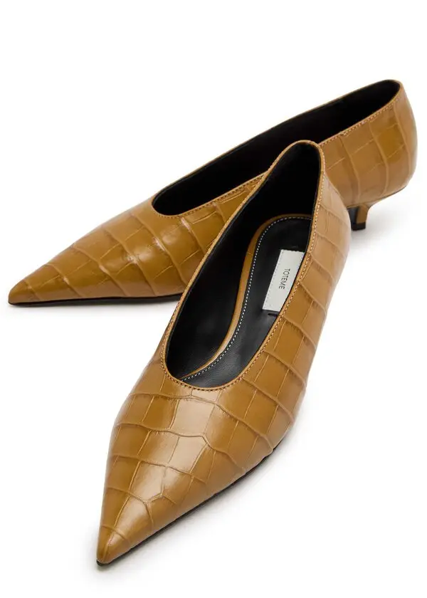TOTEME 35 Crocodile-effect Leather Pumps - Camel