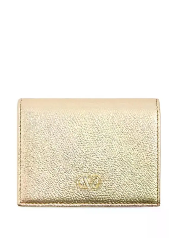 Valentino Garavani Vlogo Signature Wallet In Laminated Grainy Calfskin With Jewel Logo - Gold