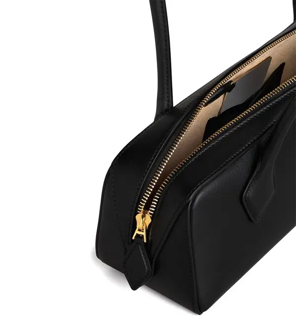 Alaïa Le Teckel Shoulder Bag In Calfskin - Black