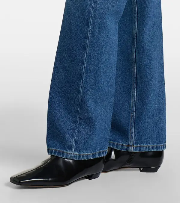Victoria Beckham Julia Straight Jeans In Mid Wash